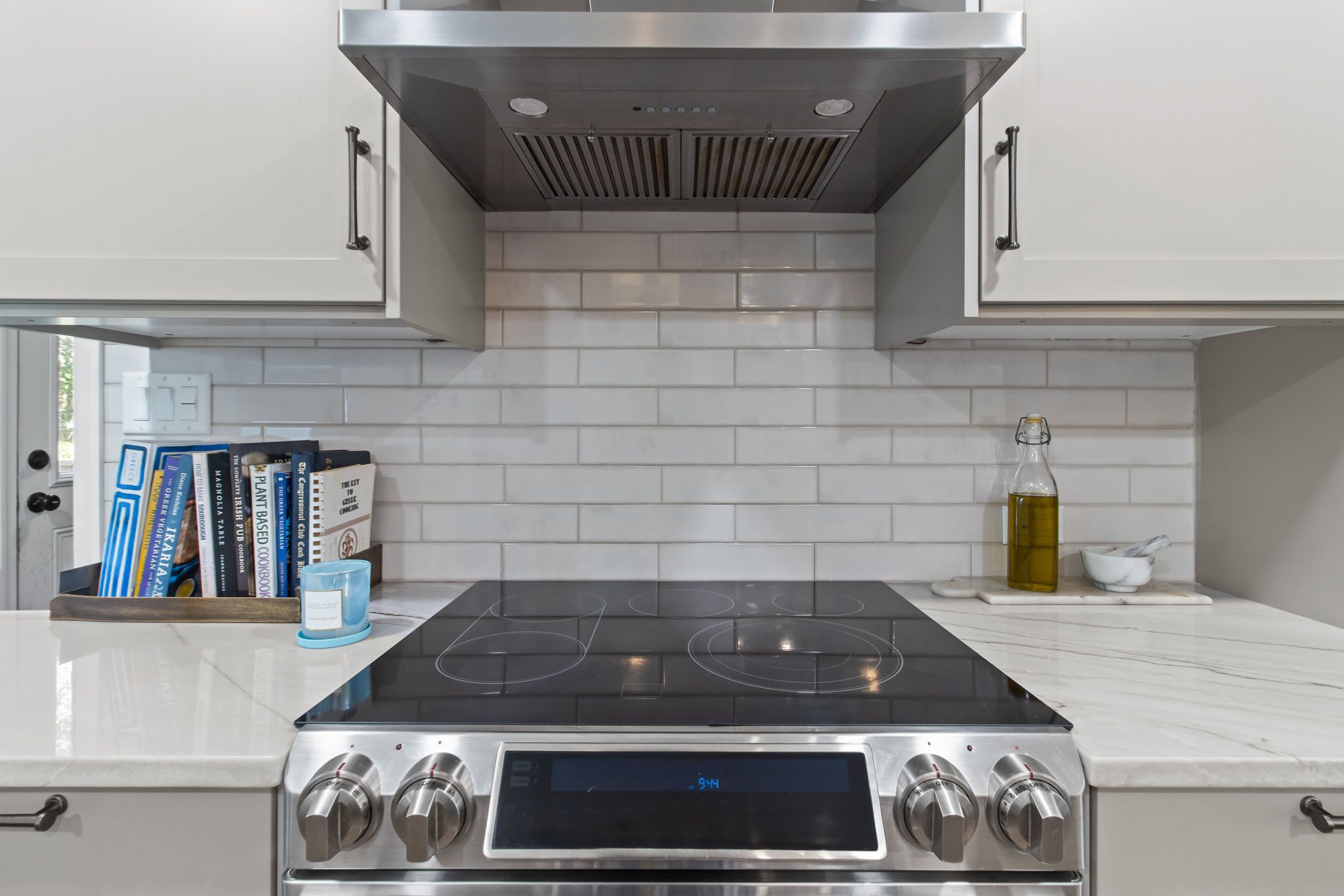 AART, Painted Silver Fox - Swedish Door